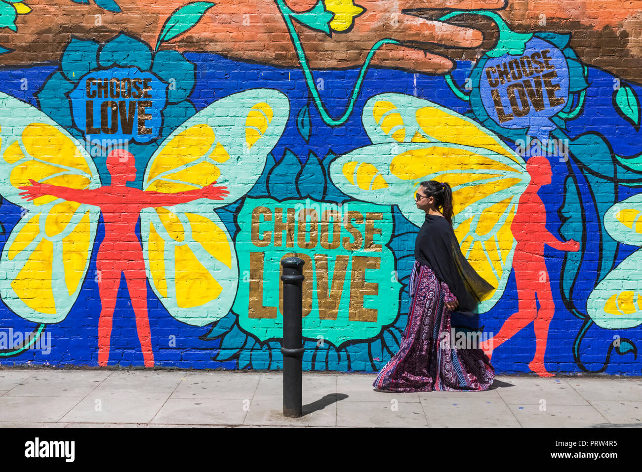 Love lane street art hi-res stock photography and images - Alamy