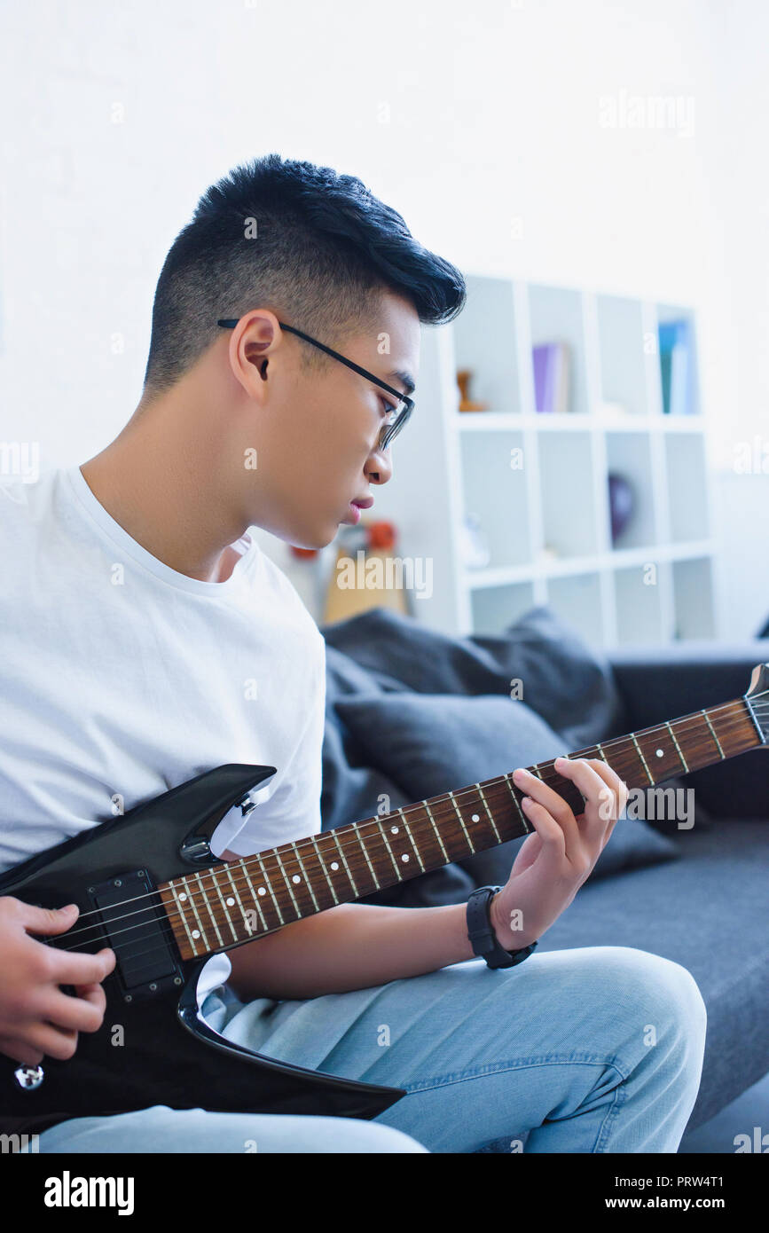 Asian guitarist hi-res stock photography and images - Alamy