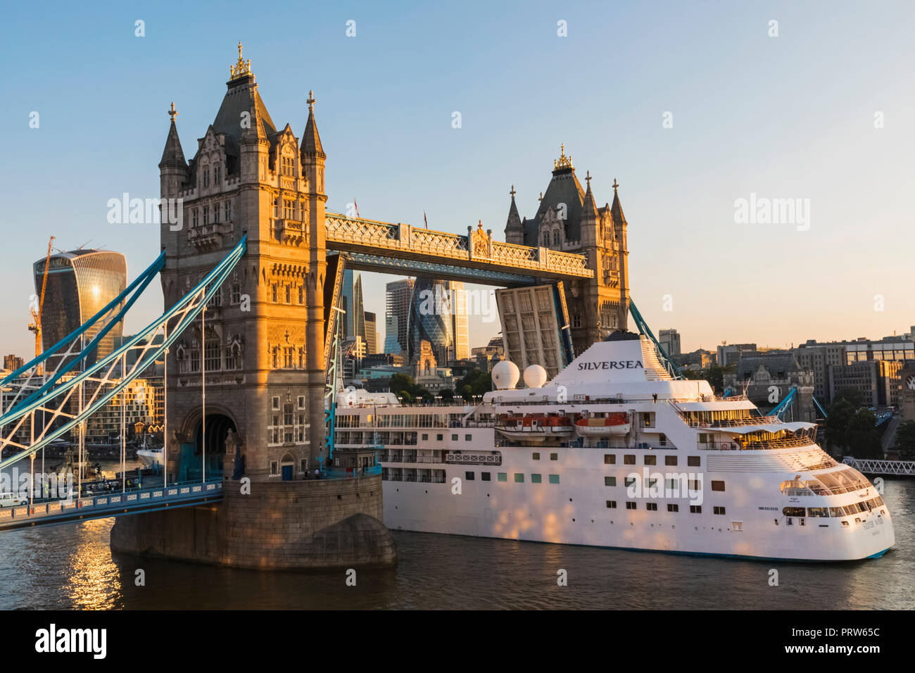 Luxury cruise ship silver wind passing through tower bridge hi-res ...