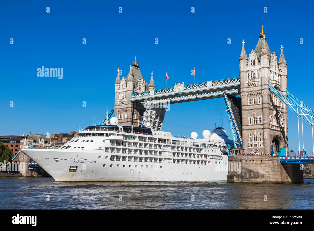 Luxury cruise ship silver wind passing through tower bridge hi-res ...