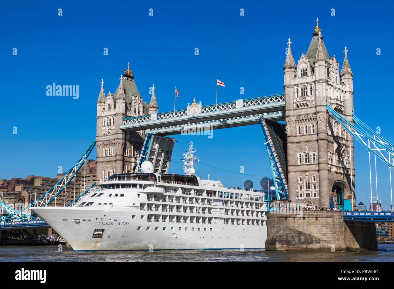 Luxury cruise ship silver wind passing through tower bridge hi-res ...