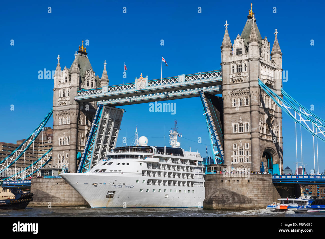 Luxury cruise ship silver wind passing through tower bridge hi-res ...