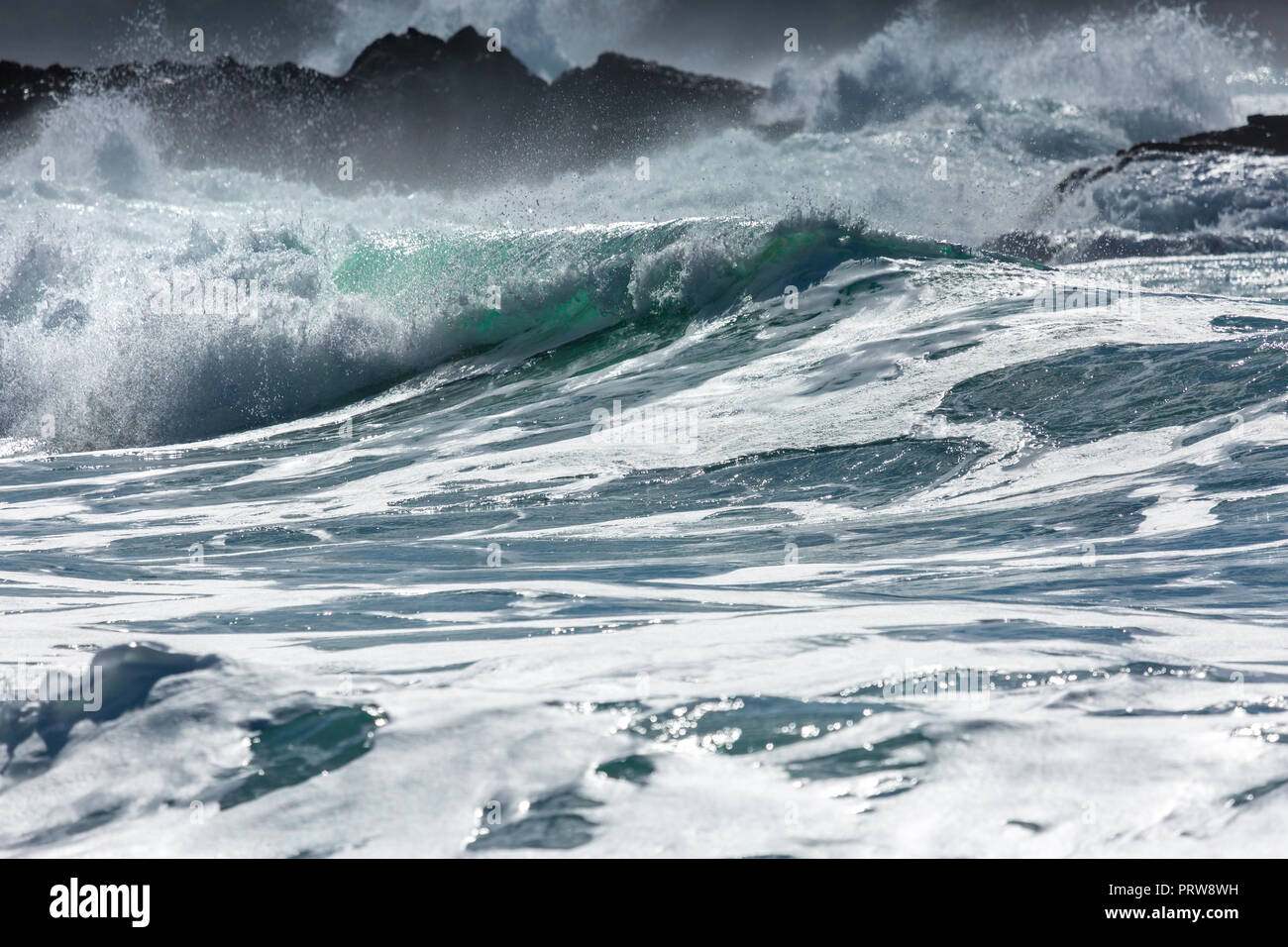 Waves over Rocks, Fistral Beach, Cornwall Stock Photo - Alamy