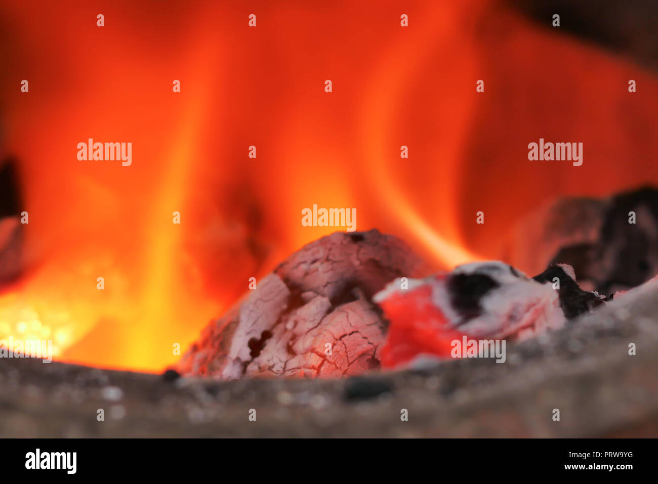 Background and texture of hot coals in the fire Stock Photo - Alamy