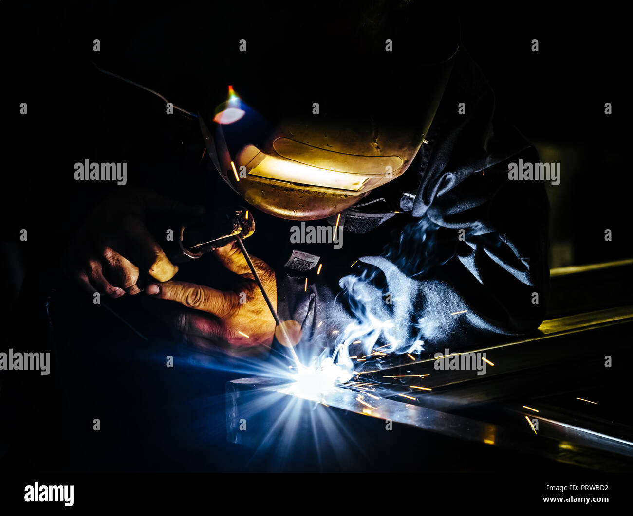Welders mask hi-res stock photography and images - Alamy