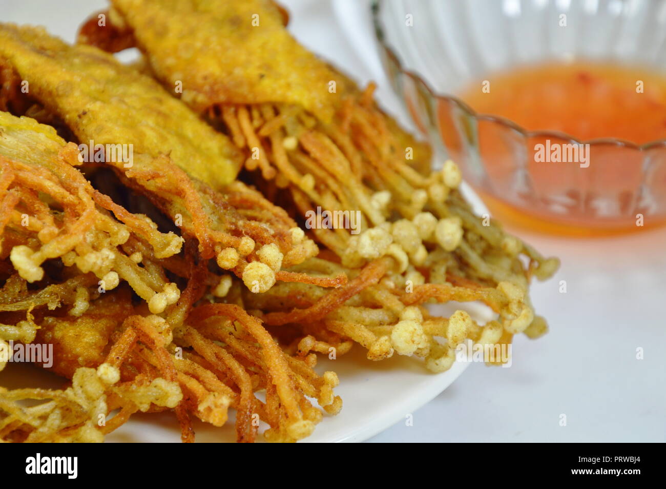 Fried wonton wrapper hi-res stock photography and images - Alamy