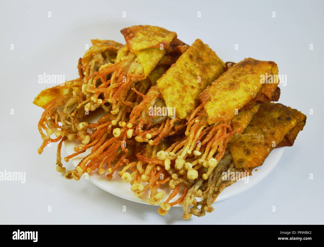 Fried wonton wrapper hi-res stock photography and images - Alamy