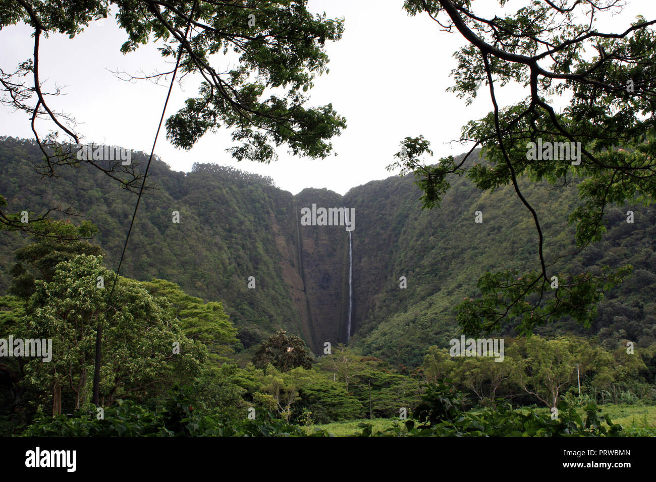 Hiilawe falls hi-res stock photography and images - Alamy