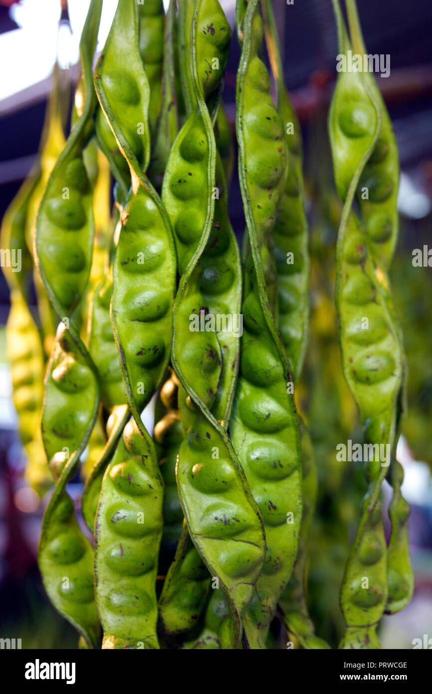 Twisted green beans in a pod, market stall ,Krabi, Thailand Stock Photo ...