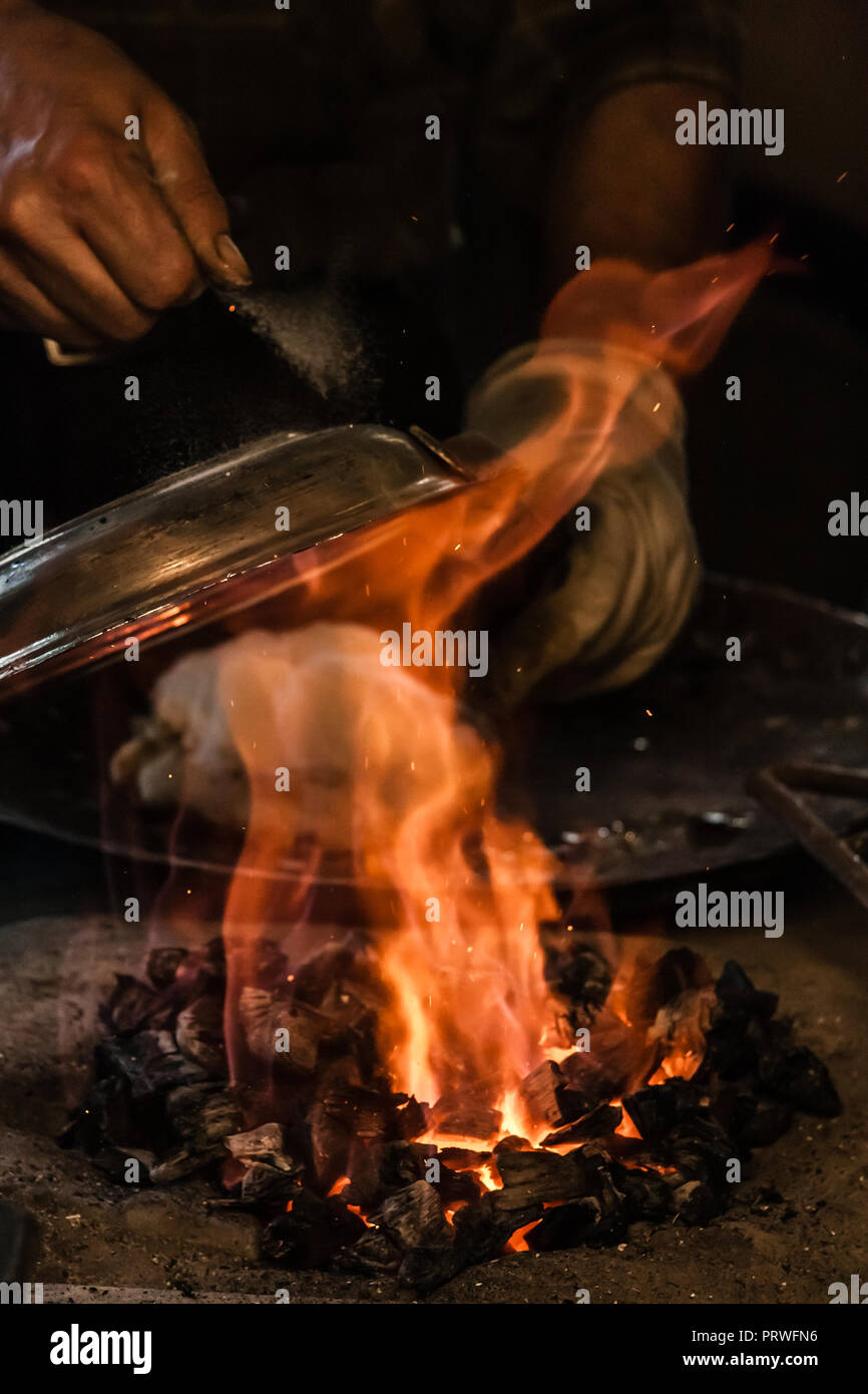 Copper tinning hi-res stock photography and images - Alamy