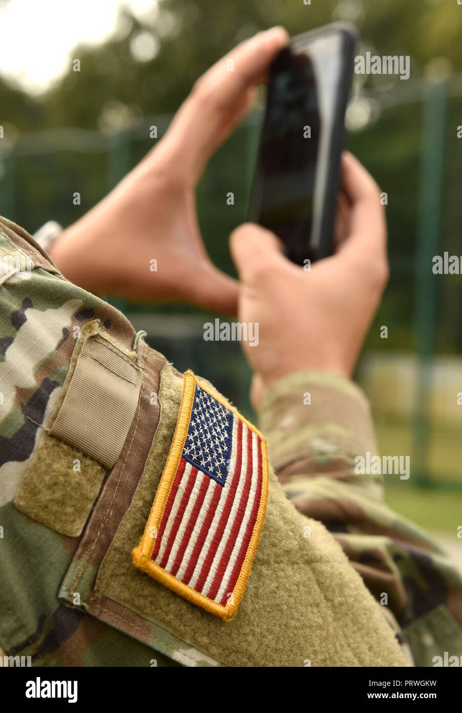 Us army soldier communication hi-res stock photography and images - Alamy