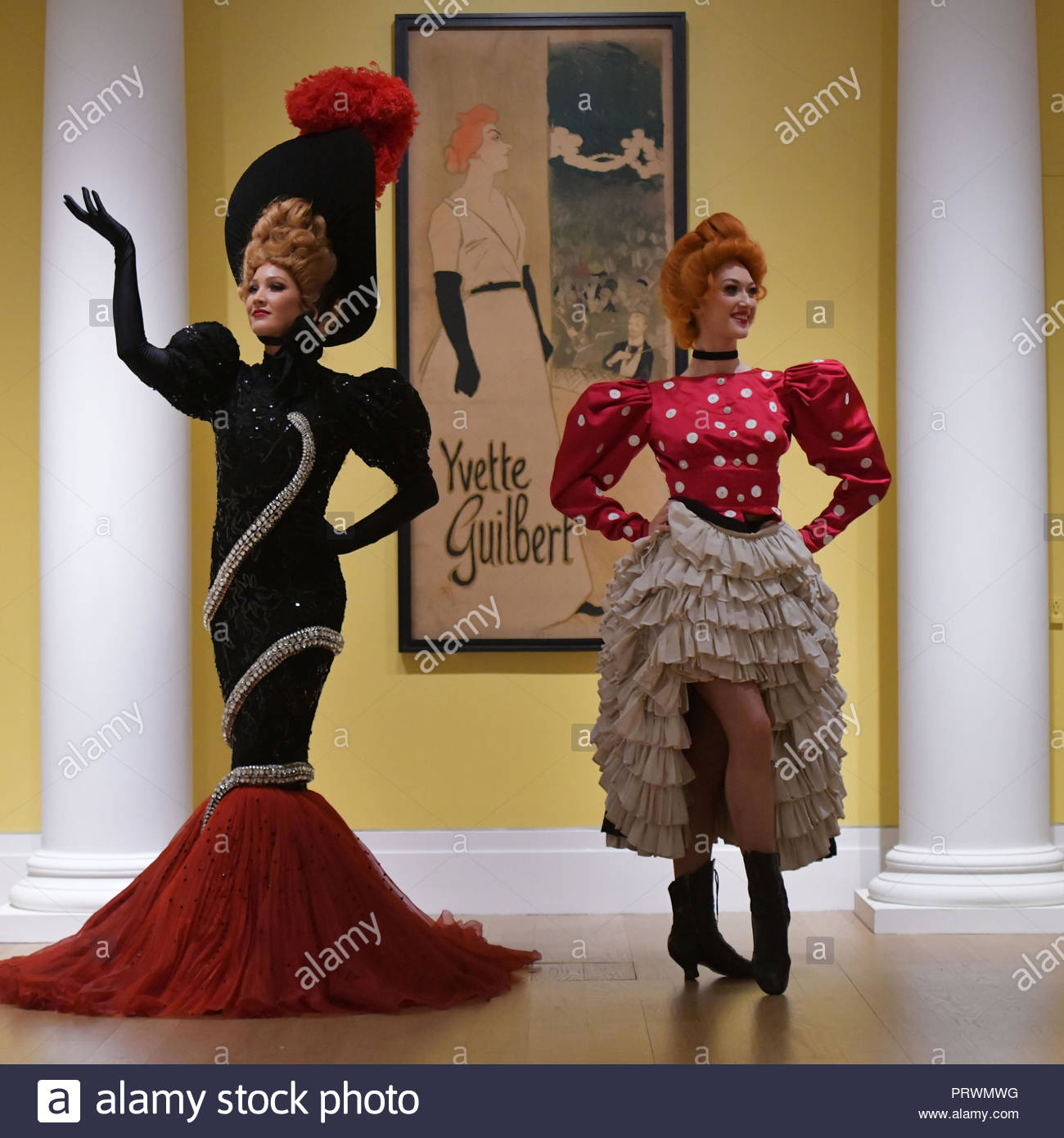 Moulin Rouge Paris Dancers High Resolution Stock Photography and Images ...