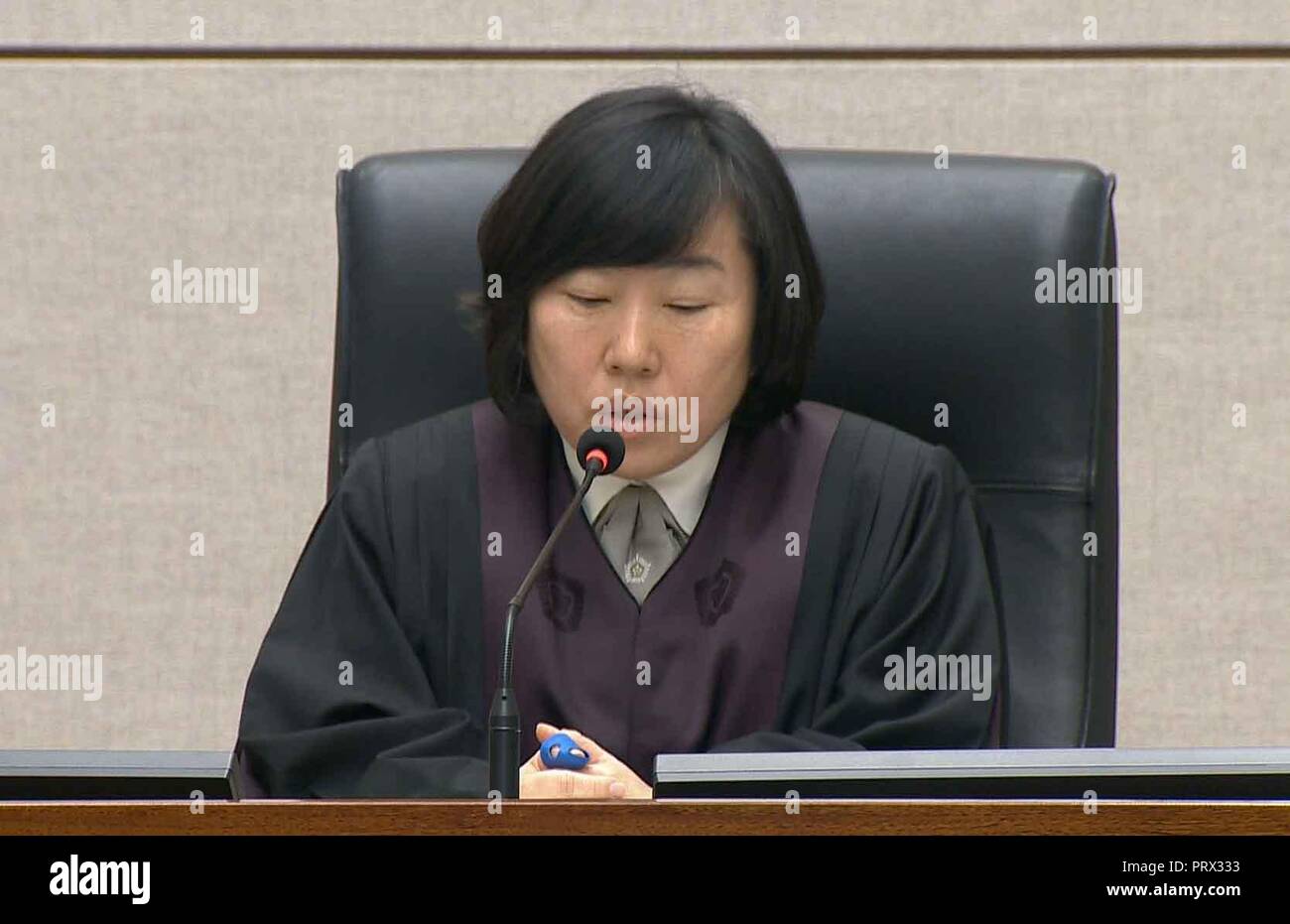 05th Oct, 2018. Sentencing ex-president Judge Jeong Gye-seon reads the ...