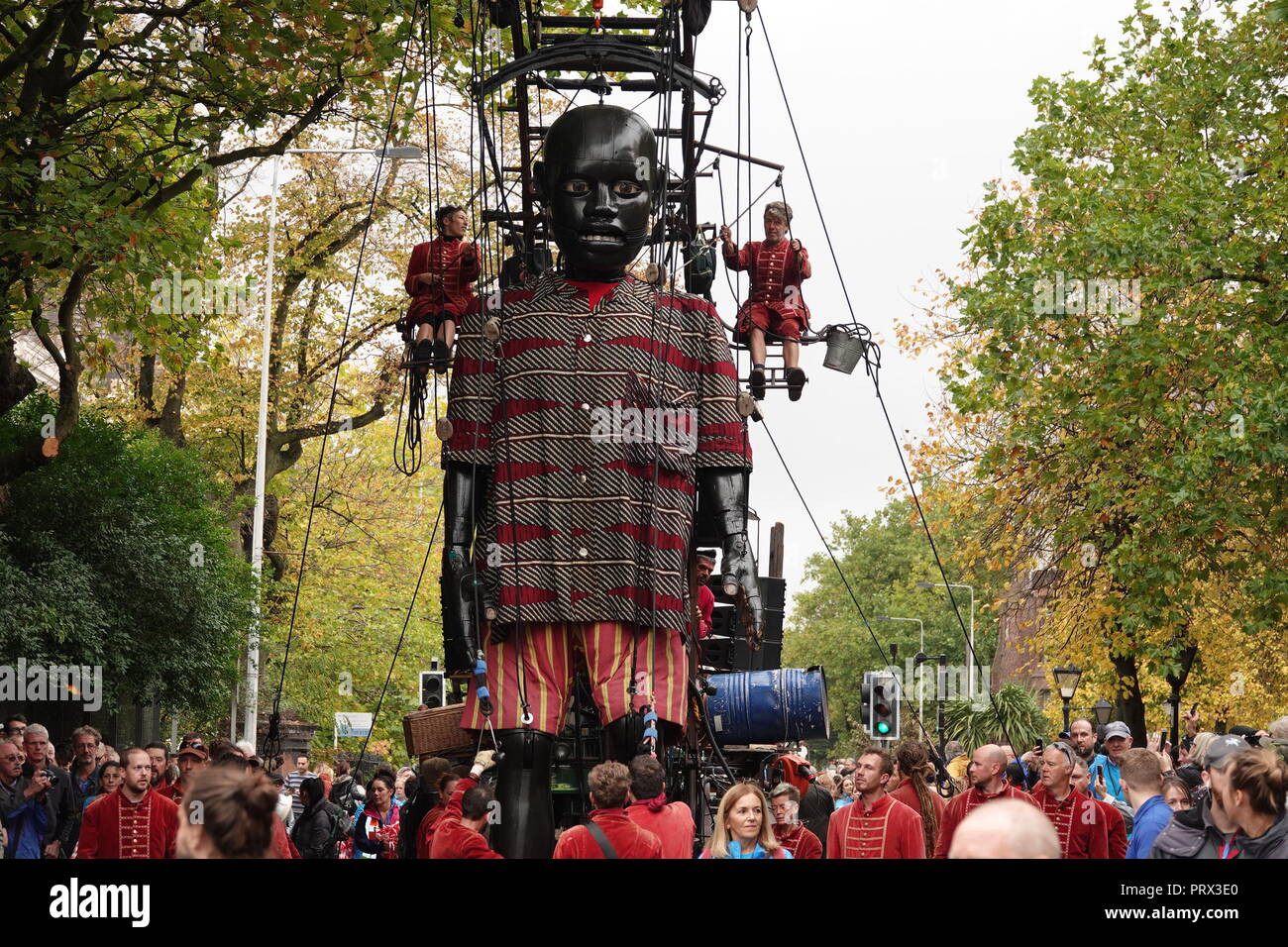Liverpool, UK. 5th October 2018. Day 1 of the Royal De Luxe Giant ...