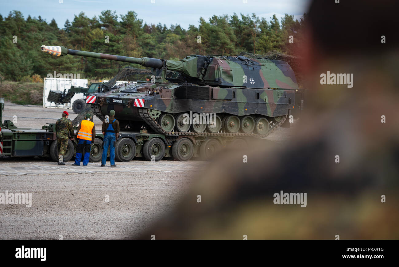 Munster, Lower Saxony. 28th Sep, 2018. A Bundeswehr self-propelled ...