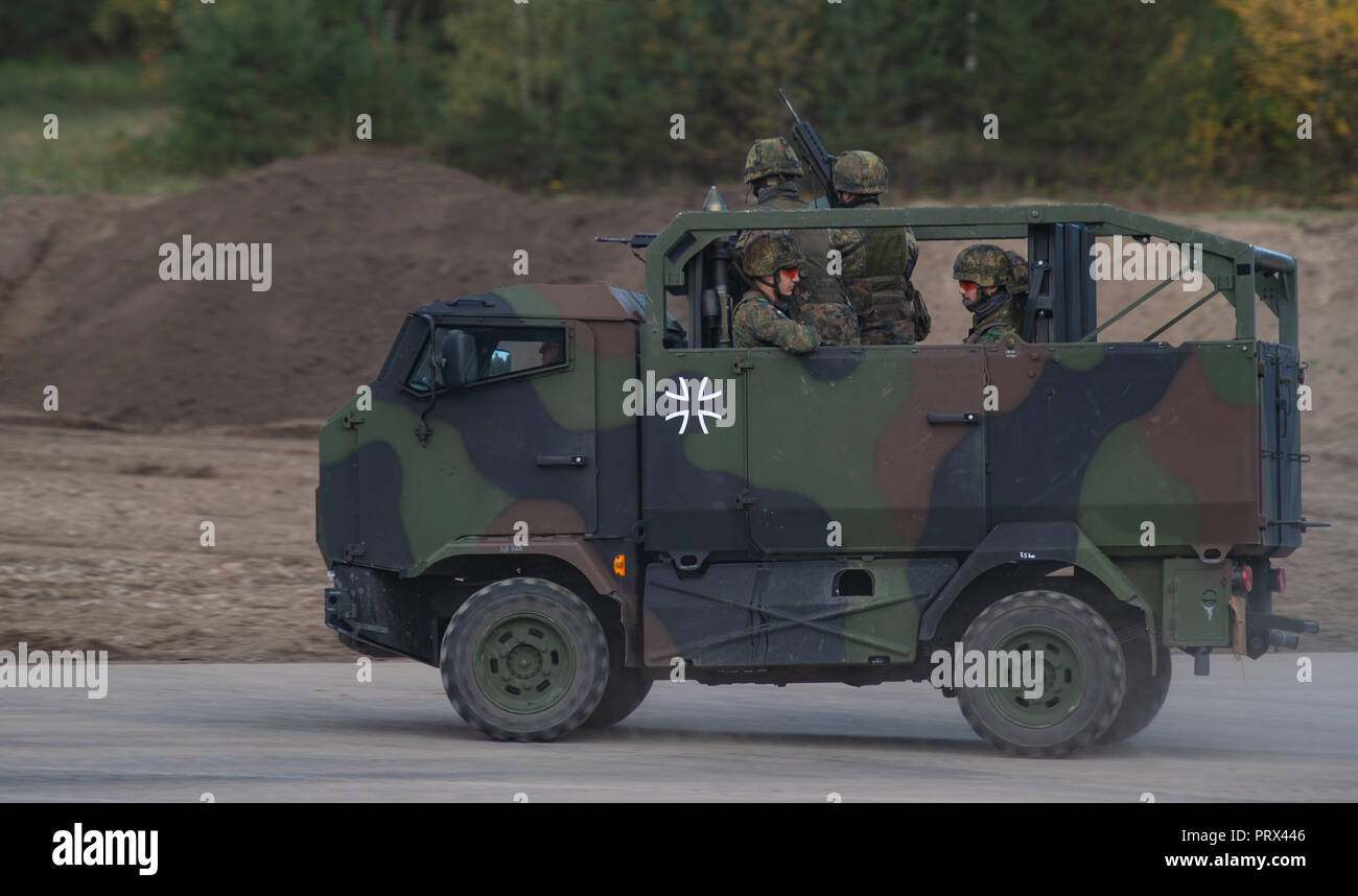 Munster, Lower Saxony. 28th Sep, 2018. A Bundeswehr airborne vehicle of ...