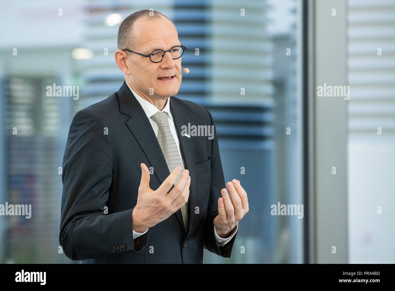 05 October 2018, Bavaria, Erlangen: Bernd Montag, CEO of the medical ...