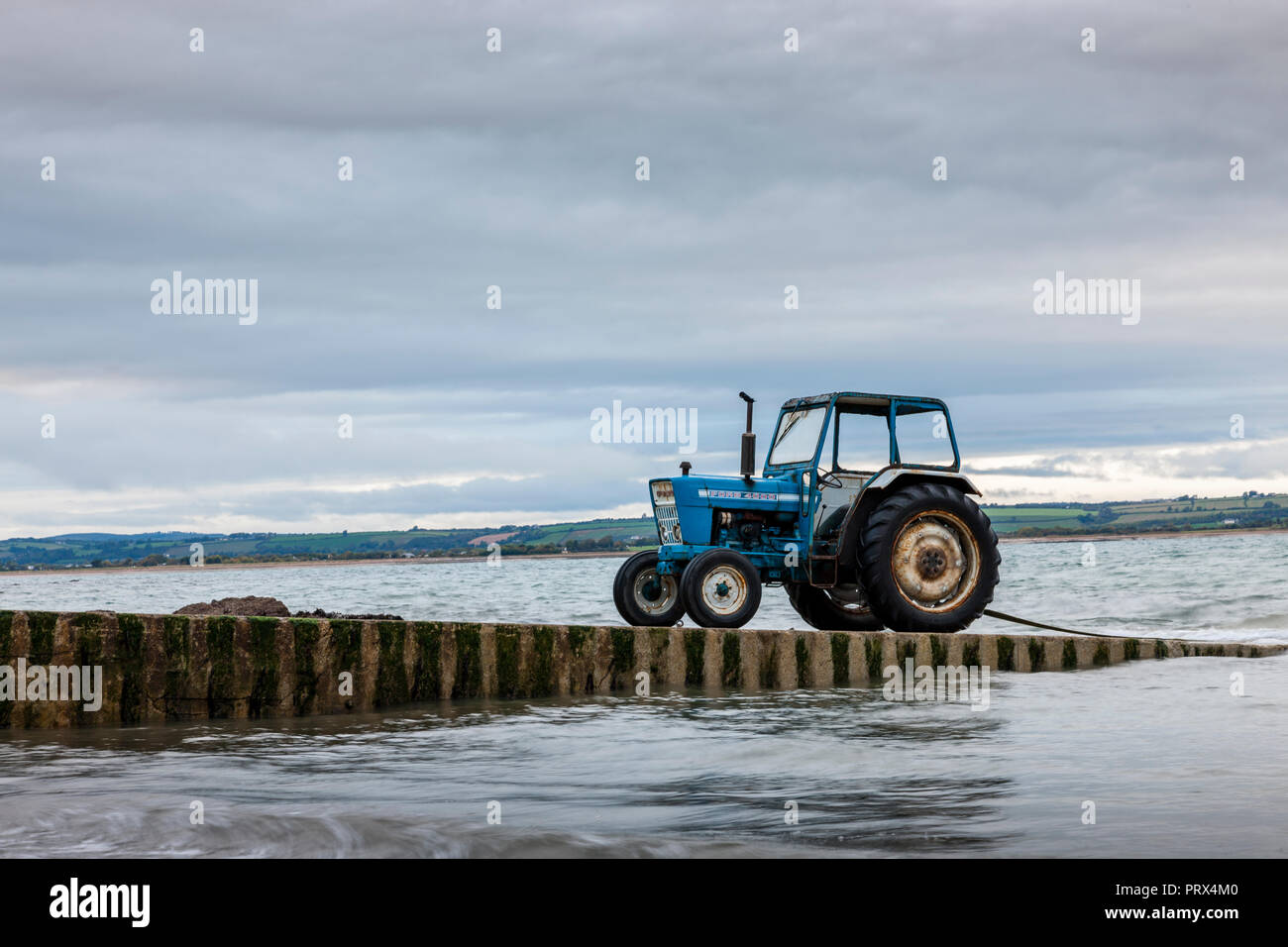 Ford 4000 tractor hi-res stock photography and images - Alamy