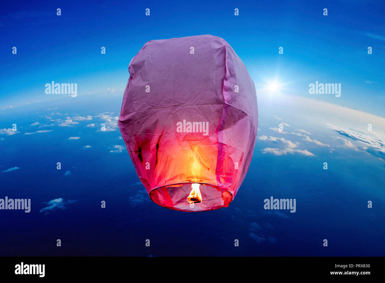 balloon fire flying lanterns, hot-air balloons Lantern flies up highly ...