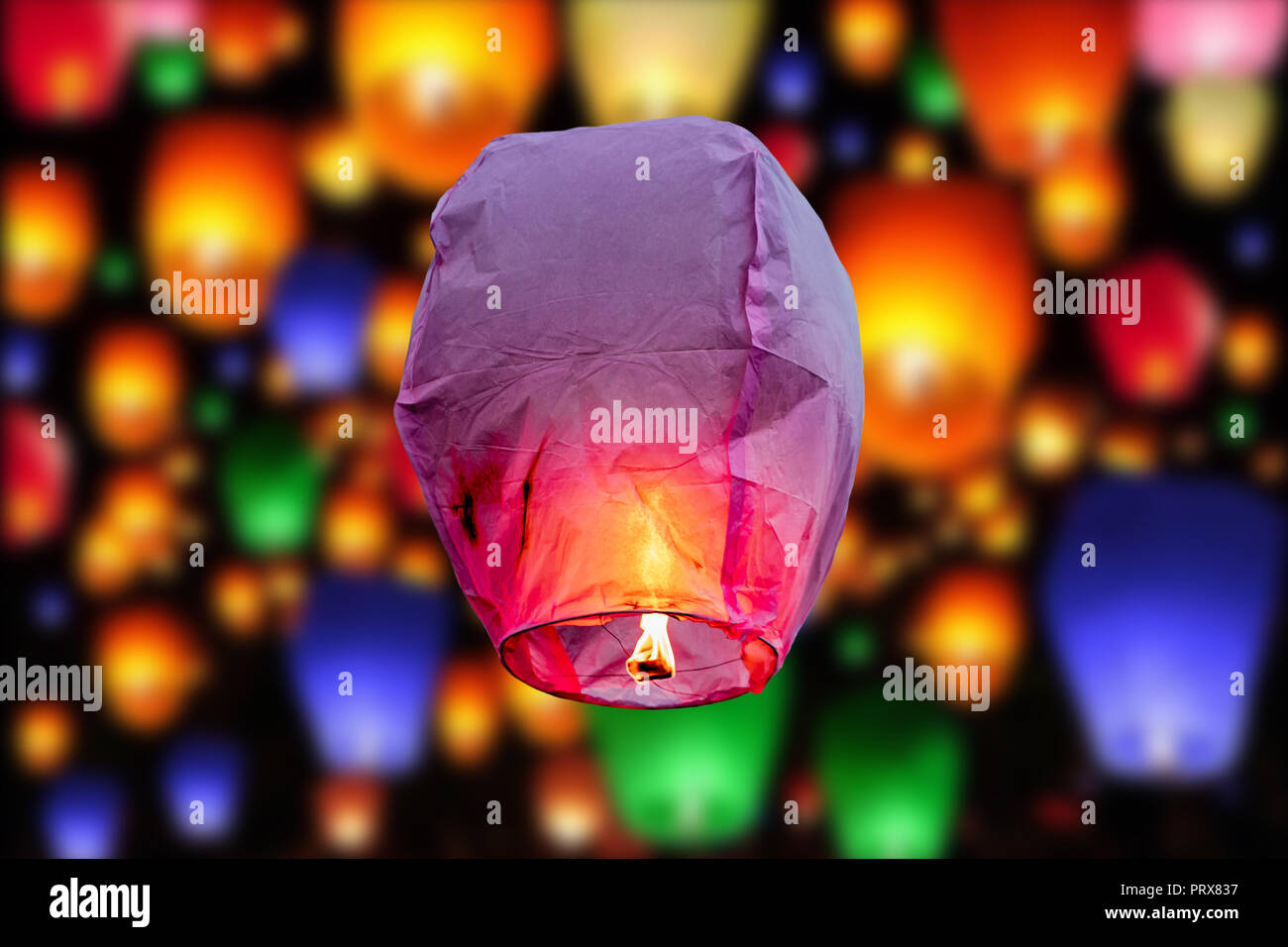 balloon fire flying lanterns, hot-air balloons Lantern flies up highly ...