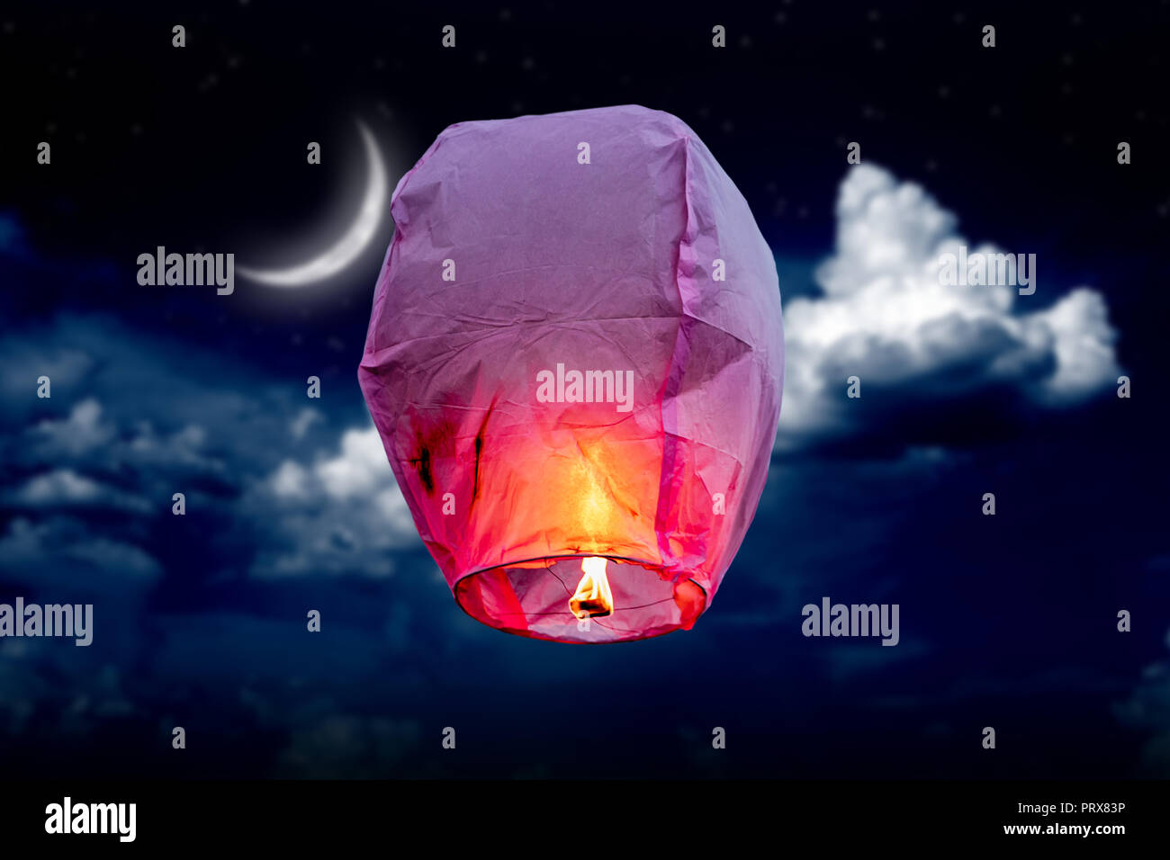 balloon fire flying lanterns, hot-air balloons Lantern flies up highly ...
