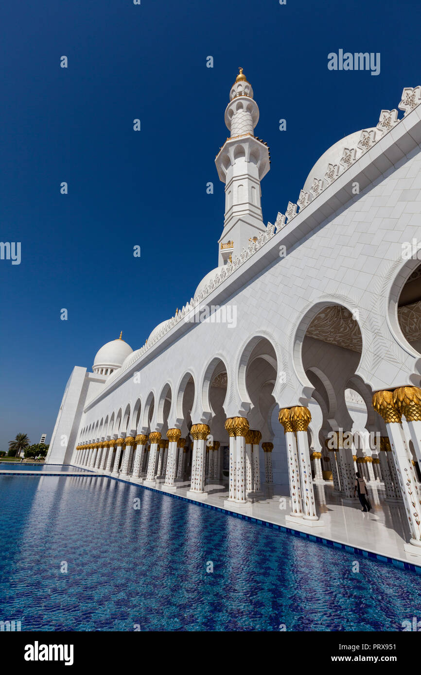 Keyhole arches hi-res stock photography and images - Alamy