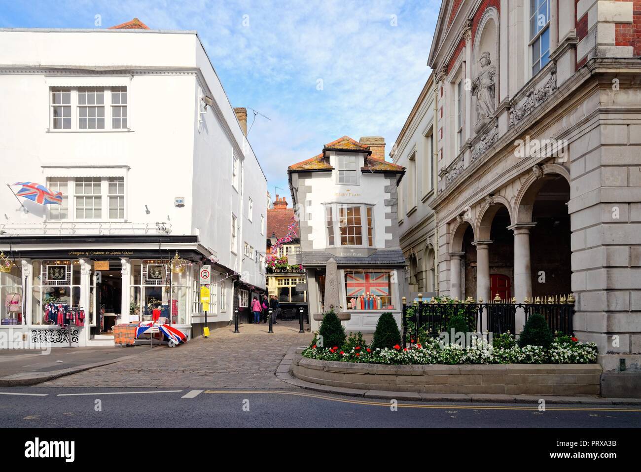 Windsor high street hi-res stock photography and images - Alamy