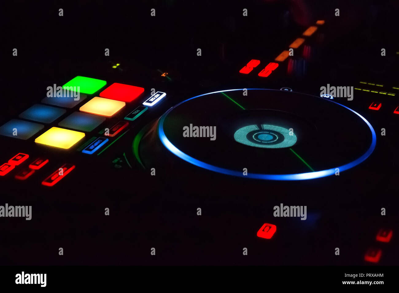 Djs hands hi-res stock photography and images - Alamy