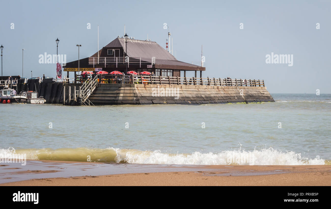 Broadstairs pier hi-res stock photography and images - Alamy