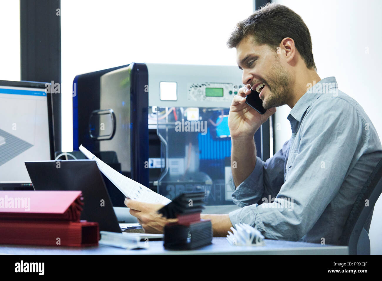 Engineer talking hi-res stock photography and images - Alamy