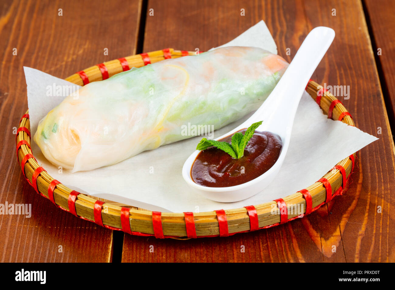 Cold spring roll with prawn and sauce Stock Photo - Alamy