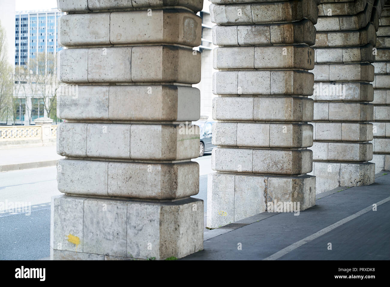 Column brick hi-res stock photography and images - Alamy