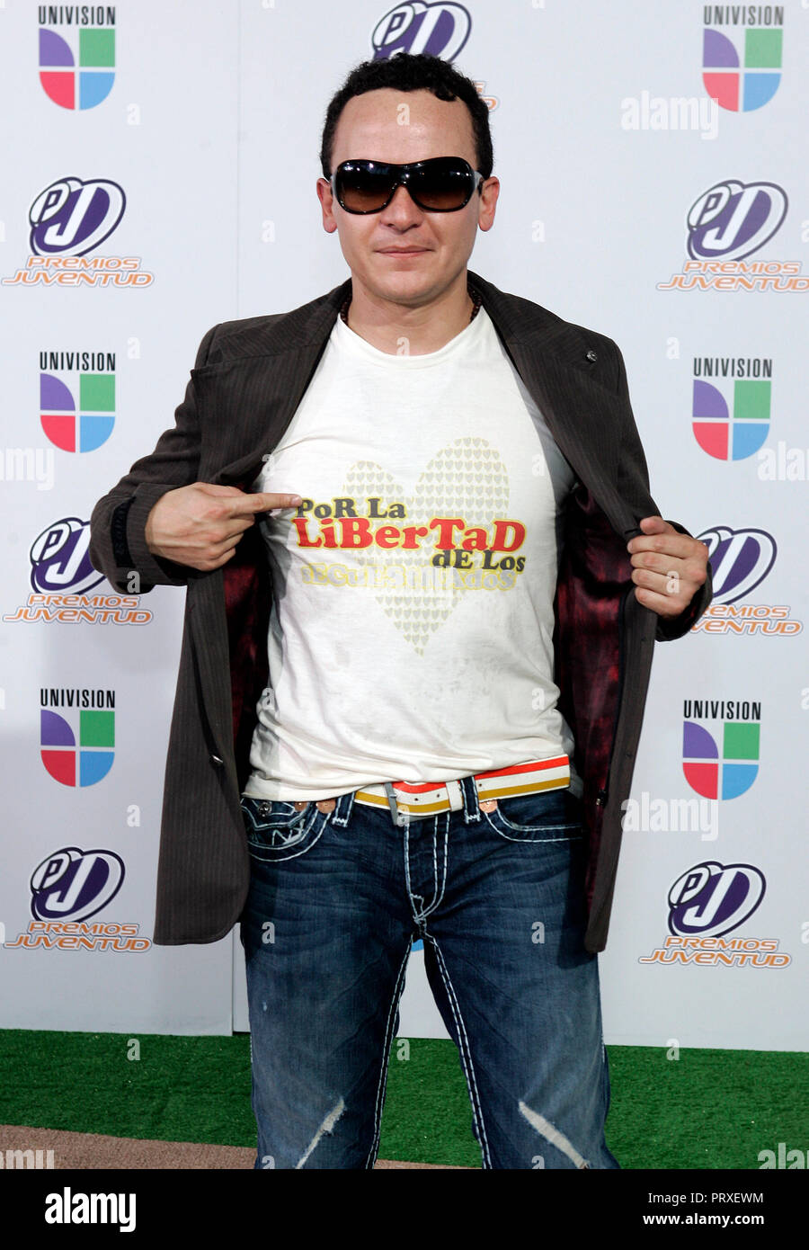 Fonseca arrives for the 2008 Premios Juventud Awards at the University ...