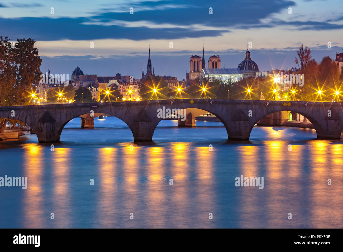 The pont royal hi-res stock photography and images - Alamy