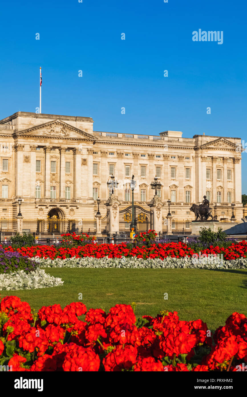 England britain royal palace hi-res stock photography and images - Alamy