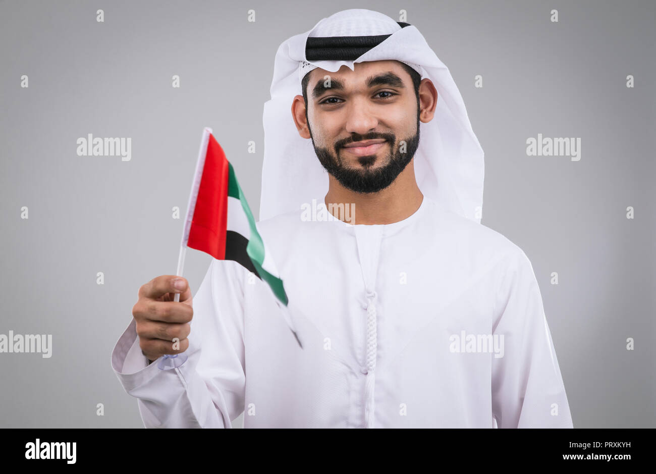 Traditional gold head dress qatar hi-res stock photography and images ...