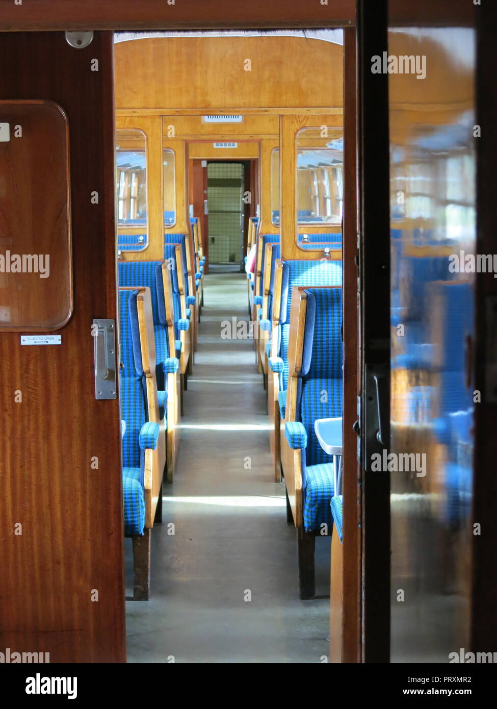 Interior of a steam train carriage hi-res stock photography and images ...