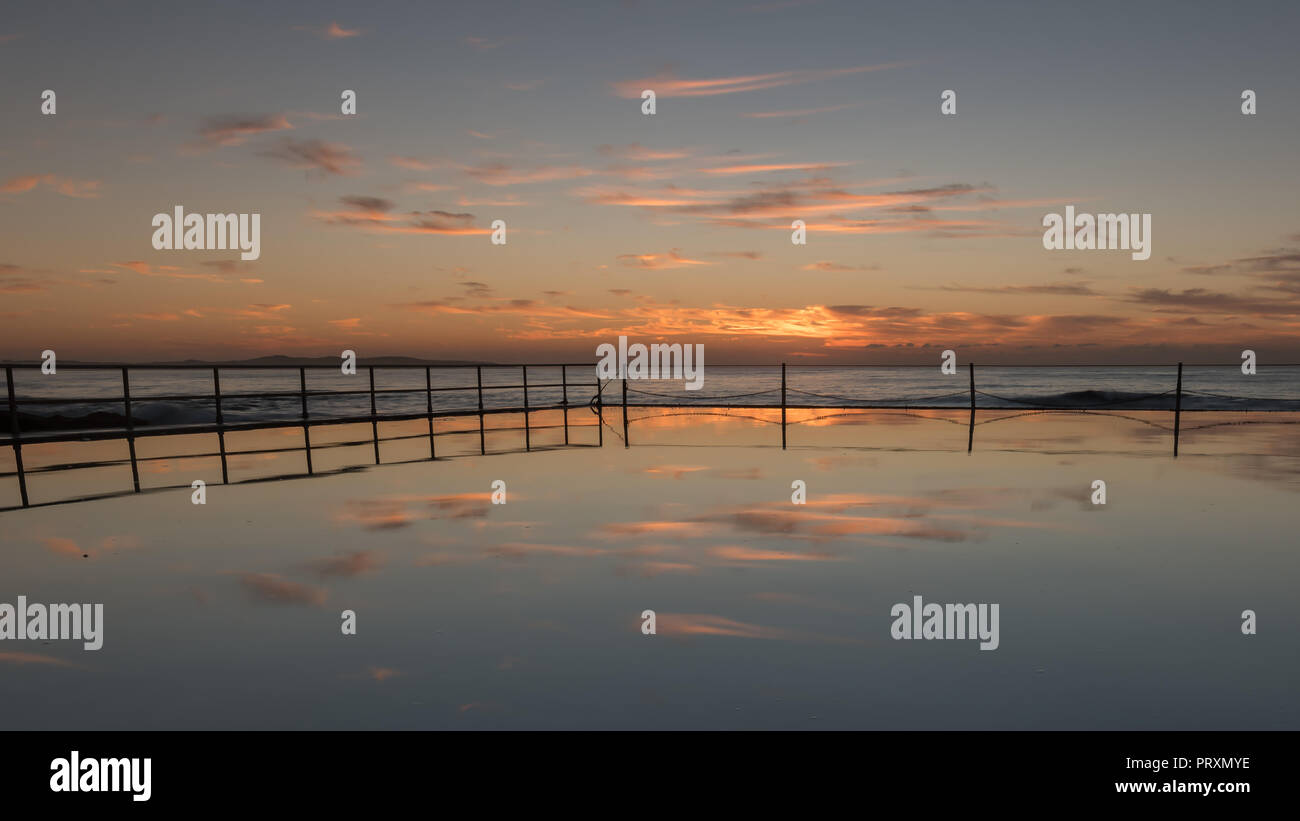 Coastal Sunrise at Cronulla Beach, Sydney Stock Photo - Alamy