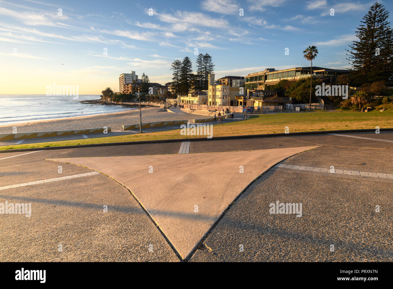 Coastal Sunrise at Cronulla Beach, Sydney Stock Photo - Alamy