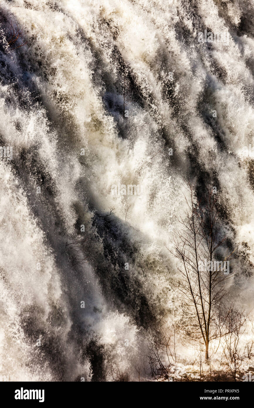 Hogback Dam Spillway Hartland, Connecticut, USA Stock Photo - Alamy