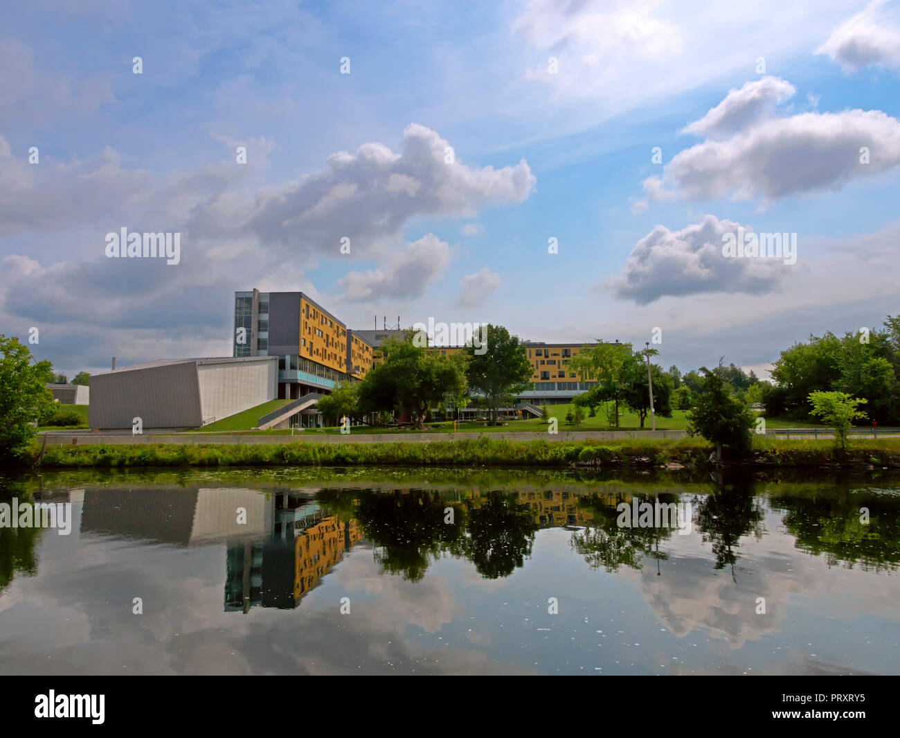 Gzowski college hi-res stock photography and images - Alamy