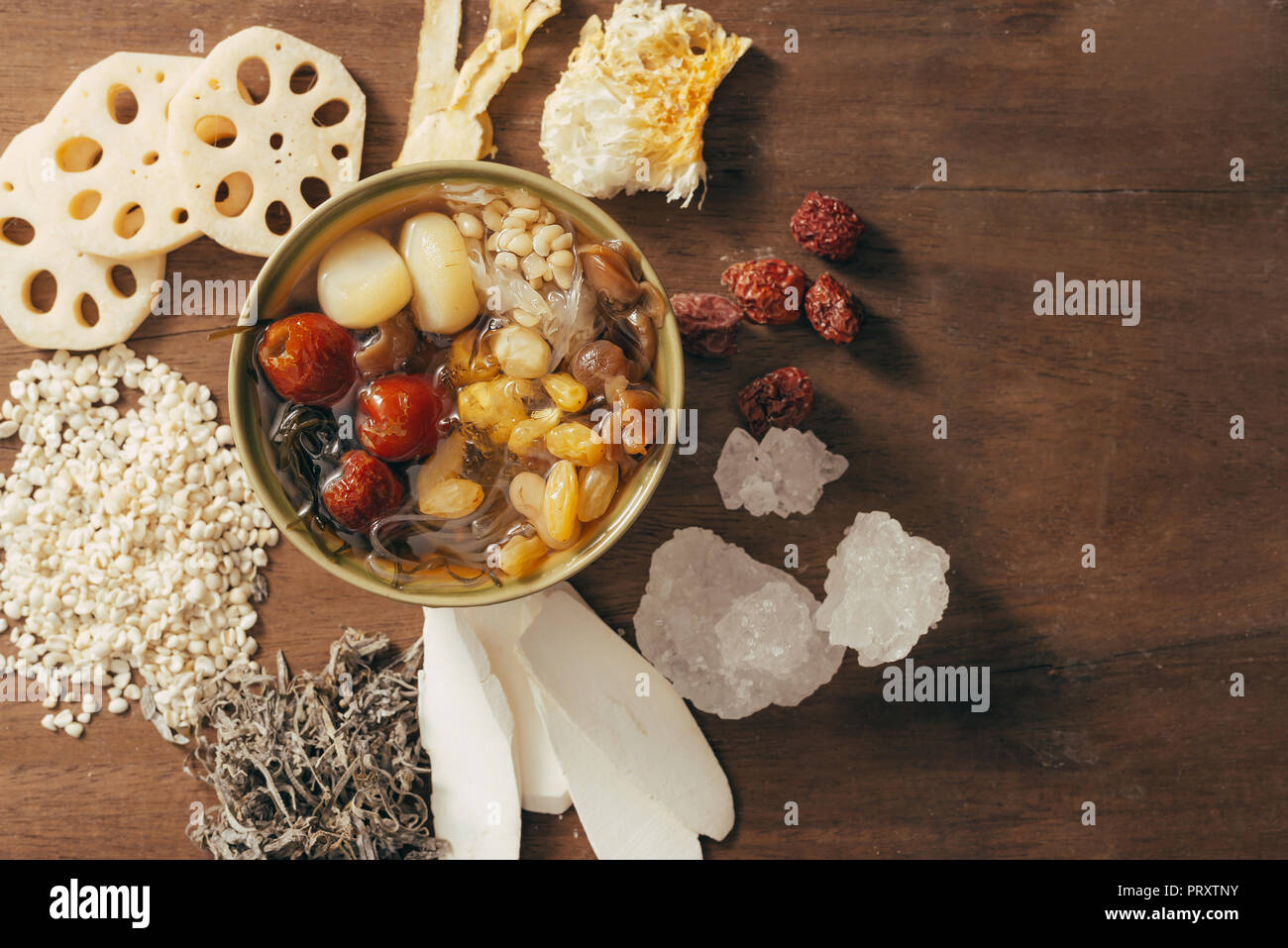 Assorted Vietnamese Dessert : Lotus foots , White jelly fungus, seaweed ...