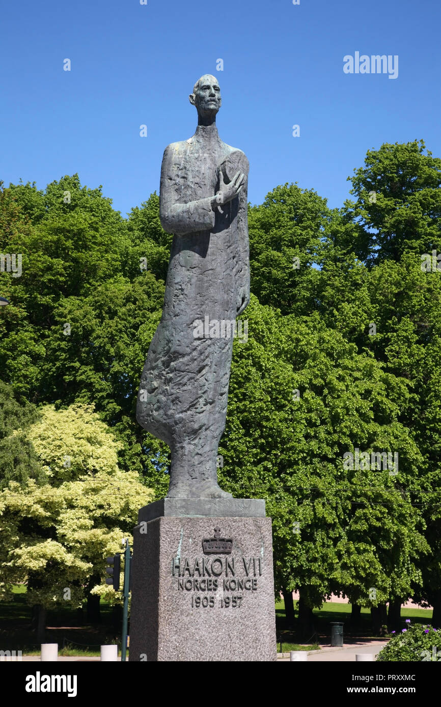 Statue haakon vii hi-res stock photography and images - Alamy