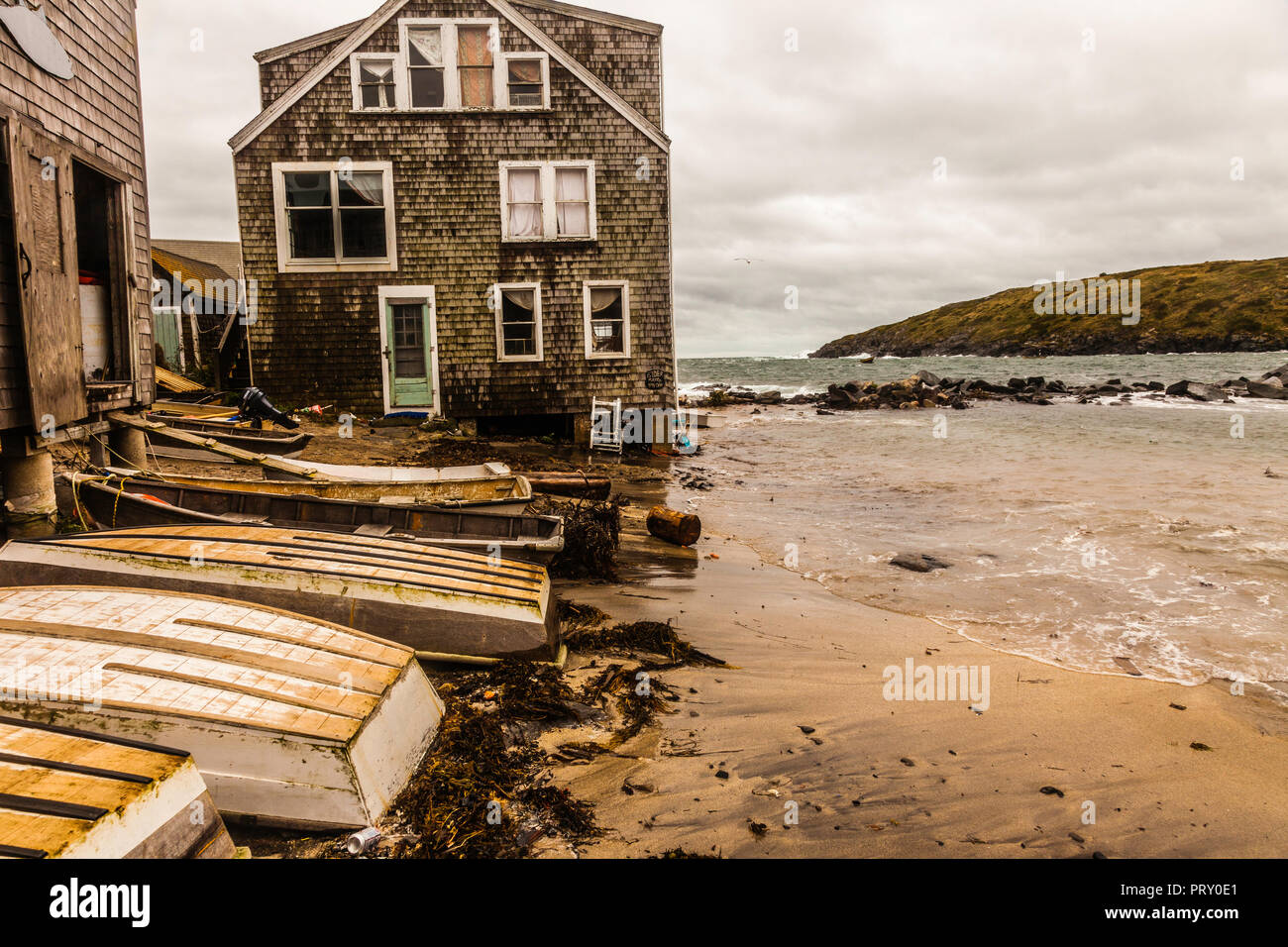Landing galery poster hi-res stock photography and images - Alamy