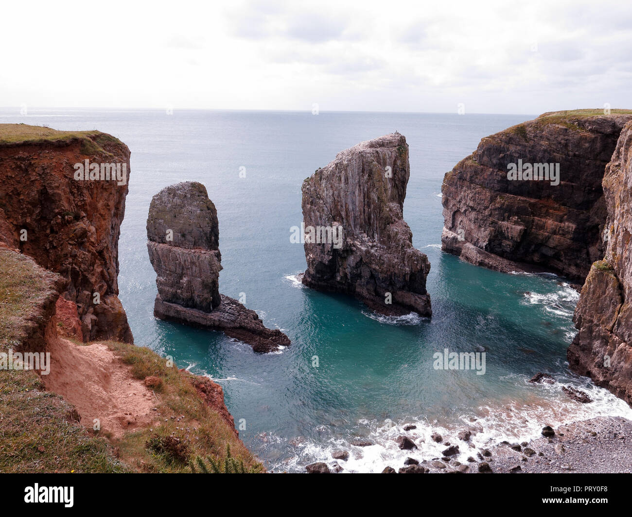 Stack rocks hi-res stock photography and images - Alamy