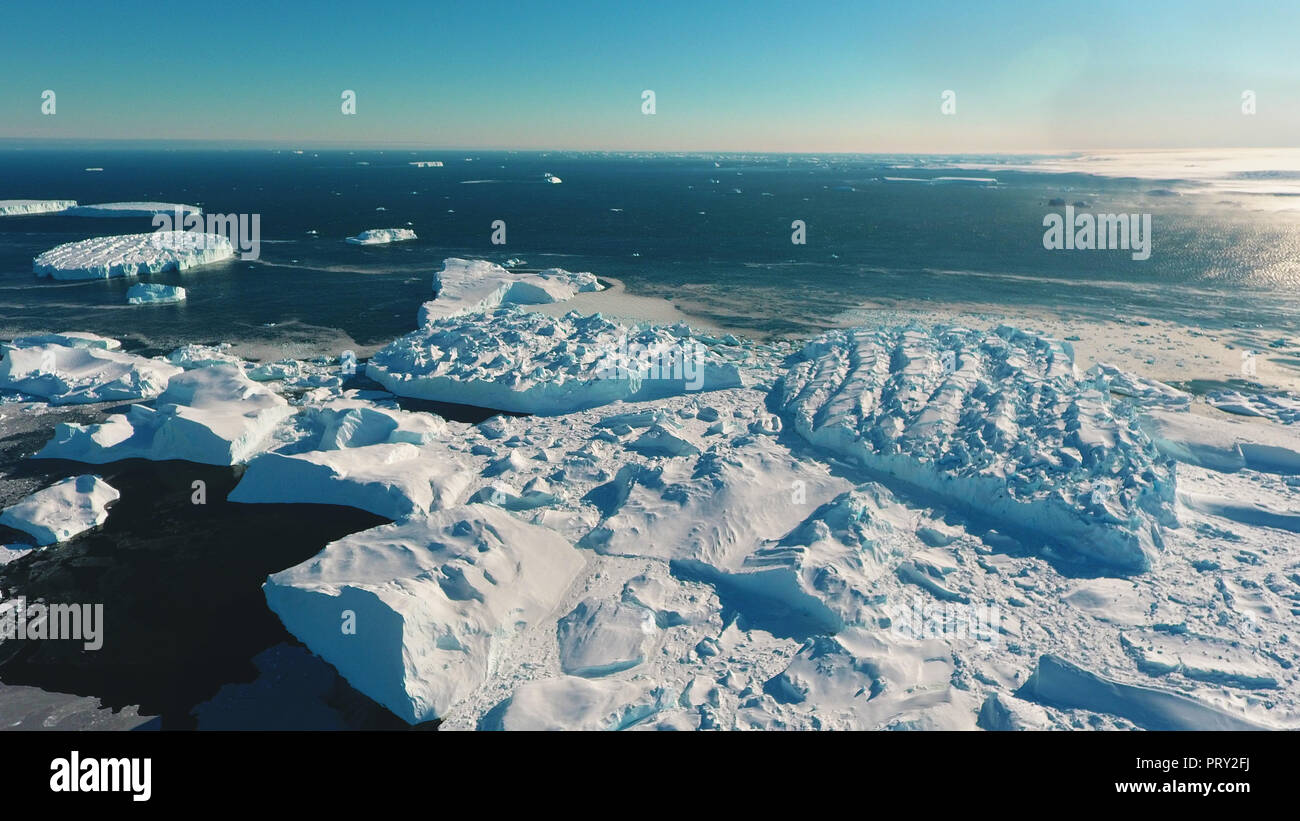 Old ship iceberg hi-res stock photography and images - Alamy