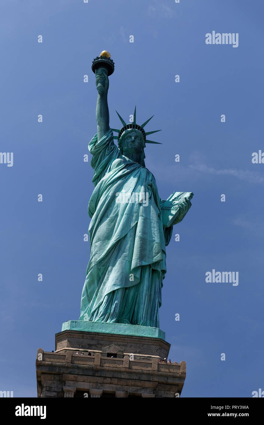Close up book statue of liberty hi-res stock photography and images - Alamy