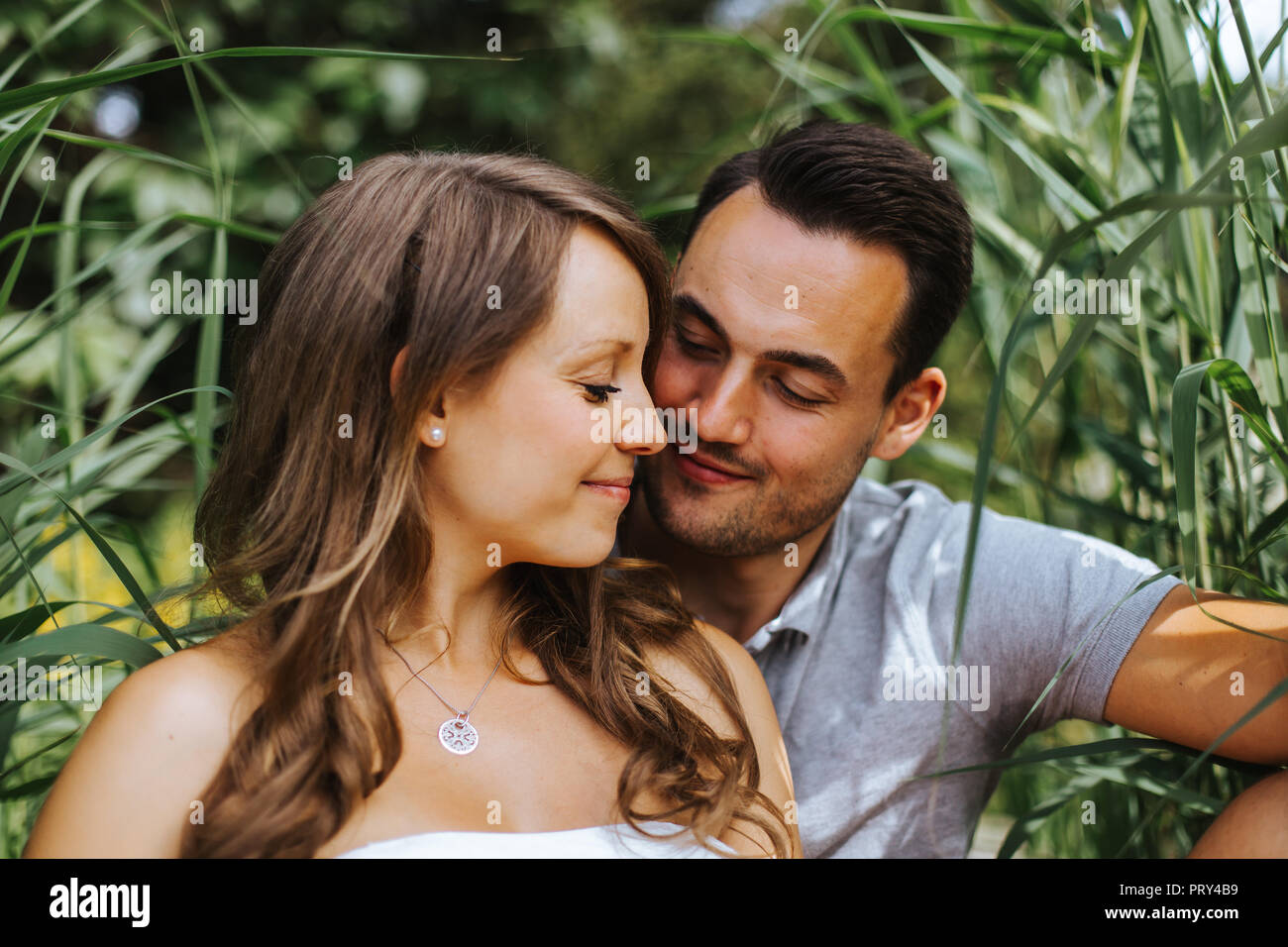 Intimate moments hi-res stock photography and images - Alamy Intimate moments hi-res stock photography and images - Alamy