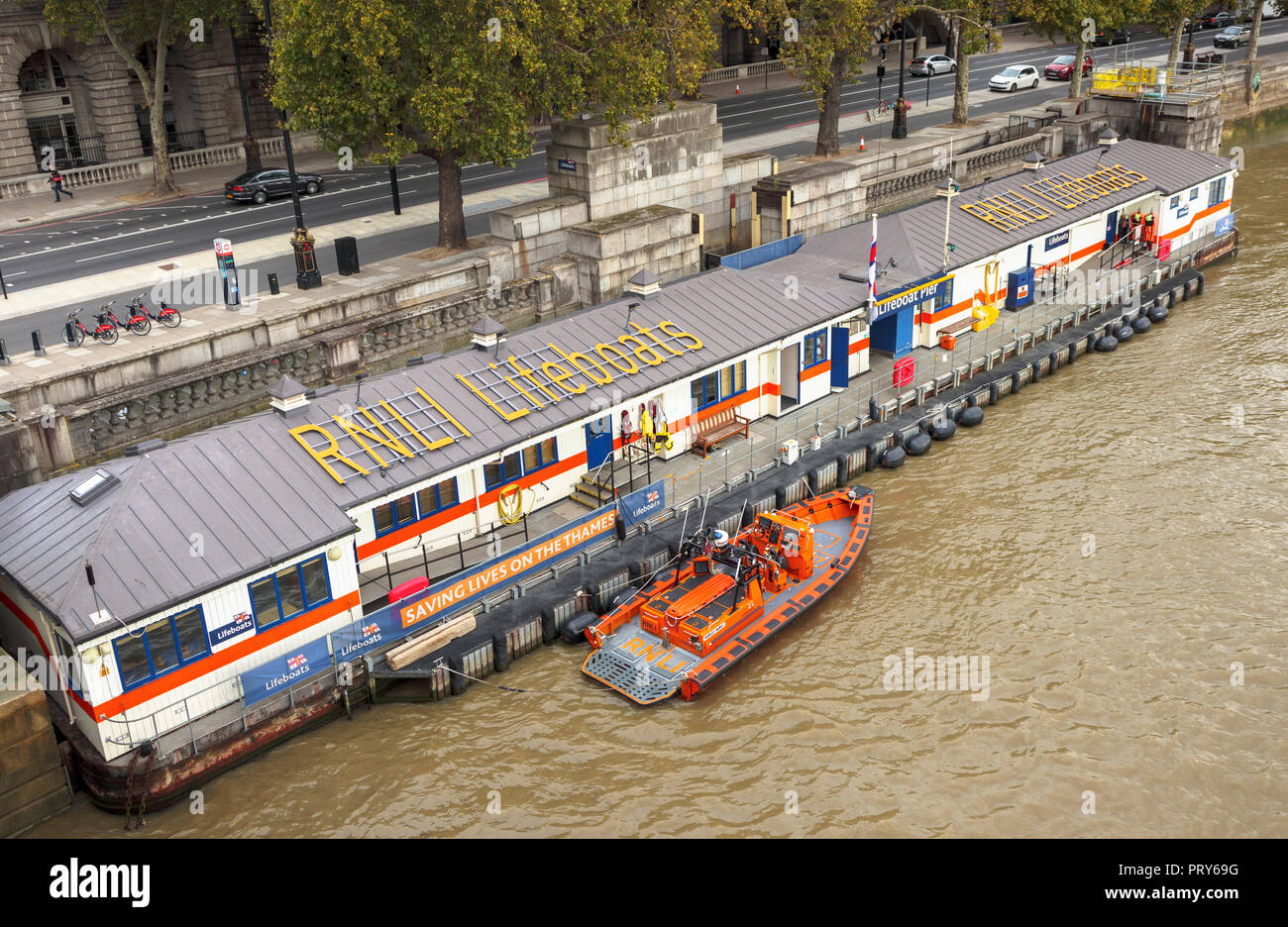 E class lifeboat hi-res stock photography and images - Alamy