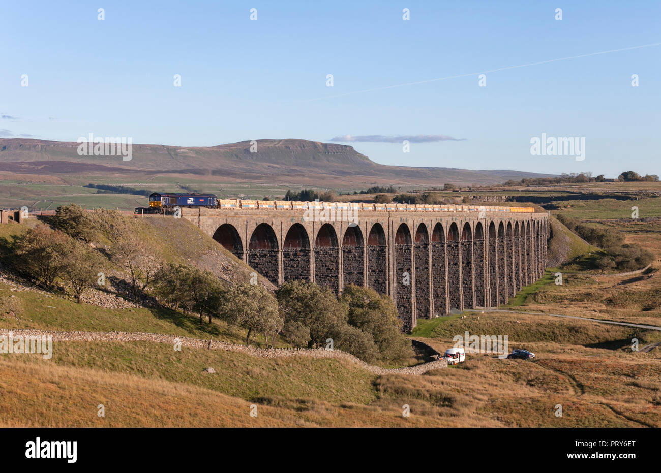 Direct Rail Services class 66 locomotive crossing Ribblehead viaduct ...